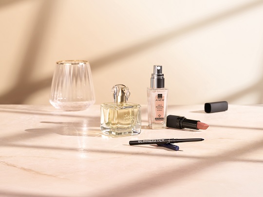 Beauty and Innovation | Avon